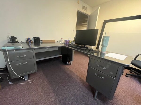 Vintage Tanker desk with right return - Retro Office Inc